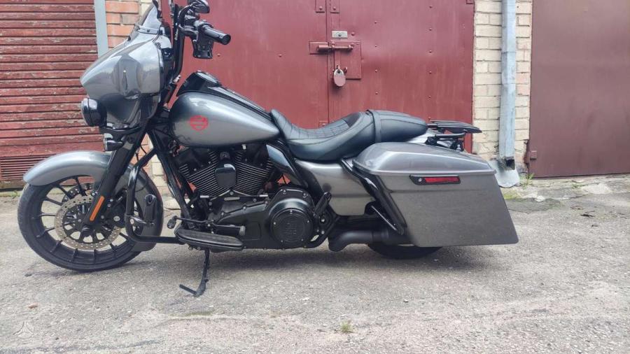 Harley-Davidson Street Glide FLHX 2014 Kauņa, ar dzinēja tilpumu 1.70 L un nobraukumu 32 tūkst. km par 12300 €, foto 3 vietnē AUTOMOTO.COM.LV