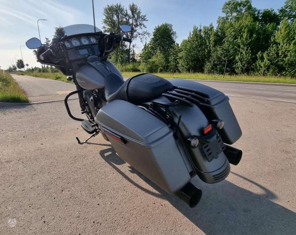 Harley-Davidson Street Glide FLHX 2014 in Siauliai, with an engine capacity of 1.70 L and mileage of 50 thousand km for 11150 €, photo 8 on AUTOMOTO.COM.LV
