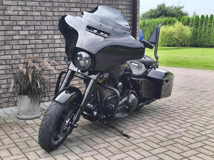 Harley-Davidson Street Glide FLHX 2014 Jonava, ar dzinēja tilpumu 1.75 L un nobraukumu 22 tūkst. km par 10400 €, foto 3 vietnē AUTOMOTO.COM.LV