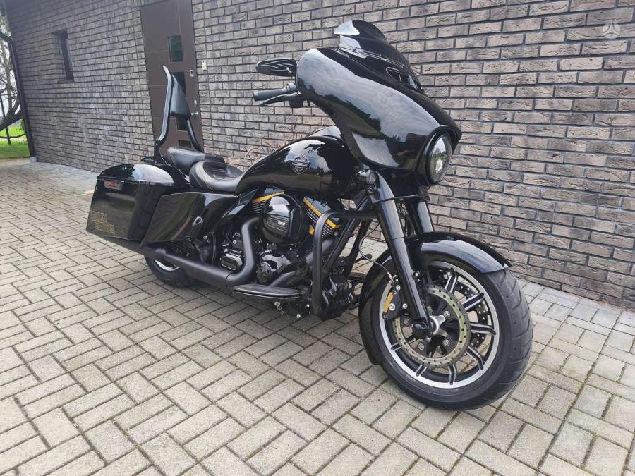 Harley-Davidson Street Glide FLHX 2014 Jonava, ar dzinēja tilpumu 1.75 L un nobraukumu 22 tūkst. km par 10400 €, foto 4 vietnē AUTOMOTO.COM.LV