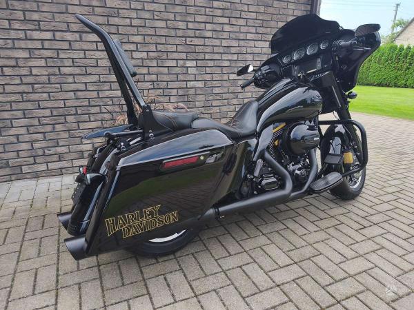 Harley-Davidson Street Glide FLHX 2014 Jonava, ar dzinēja tilpumu 1.75 L un nobraukumu 22 tūkst. km par 10400 €, foto 4 vietnē AUTOMOTO.COM.LV