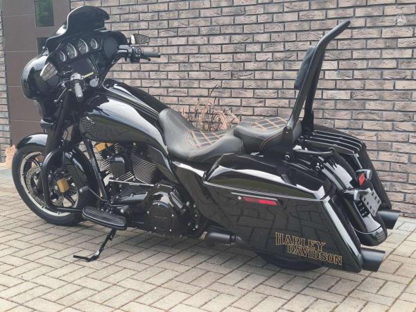 Harley-Davidson Street Glide FLHX 2014 Jonava, ar dzinēja tilpumu 1.75 L un nobraukumu 22 tūkst. km par 10400 €, foto 10 vietnē AUTOMOTO.COM.LV