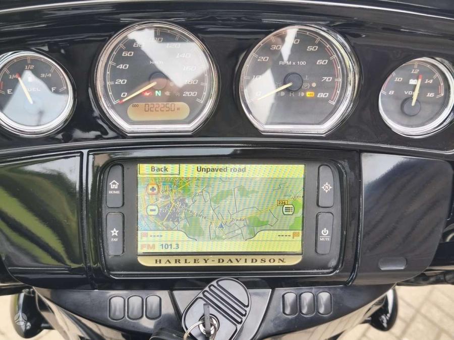 Harley-Davidson Street Glide FLHX 2014 Jonava, ar dzinēja tilpumu 1.75 L un nobraukumu 22 tūkst. km par 10400 €, foto 14 vietnē AUTOMOTO.COM.LV