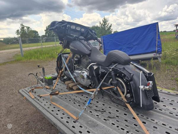 Harley-Davidson Street Glide FLHX 2014 in Panevezys, with an engine capacity of 1.70 L and mileage of 71 thousand km for 6300 €, photo 3 on AUTOMOTO.COM.LV