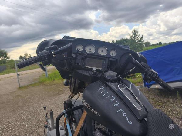 Harley-Davidson Street Glide FLHX 2014 in Panevezys, with an engine capacity of 1.70 L and mileage of 71 thousand km for 6300 €, photo 7 on AUTOMOTO.COM.LV