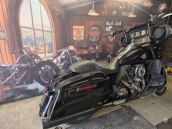 Harley-Davidson Street Glide FLHX 2014 in Jonava, with an engine capacity of 1.70 L and mileage of 38 thousand km for 9500 €, photo 4 on AUTOMOTO.COM.LV