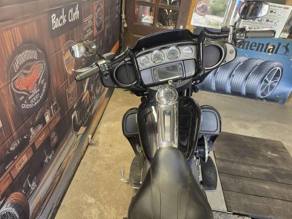 Harley-Davidson Street Glide FLHX 2014 in Jonava, with an engine capacity of 1.70 L and mileage of 38 thousand km for 9500 €, photo 10 on AUTOMOTO.COM.LV
