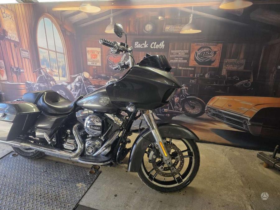 Harley-Davidson Street Glide FLHX 2014 in Jonava, with an engine capacity of 1.70 L and mileage of 38 thousand km for 9500 €, photo 13 on AUTOMOTO.COM.LV