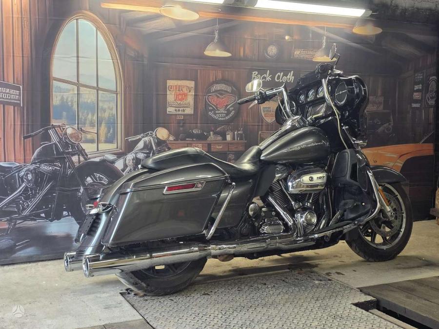 Harley-Davidson Street Glide FLHX 2014 in Jonava, with an engine capacity of 1.70 L and mileage of 38 thousand km for 9500 €, photo 18 on AUTOMOTO.COM.LV