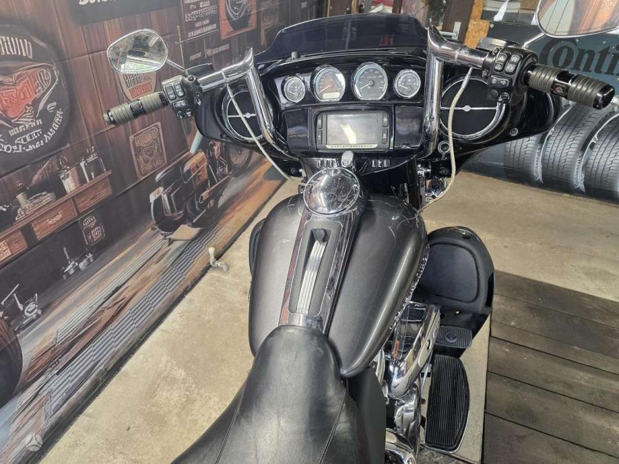 Harley-Davidson Street Glide FLHX 2014 in Jonava, with an engine capacity of 1.70 L and mileage of 38 thousand km for 9500 €, photo 23 on AUTOMOTO.COM.LV