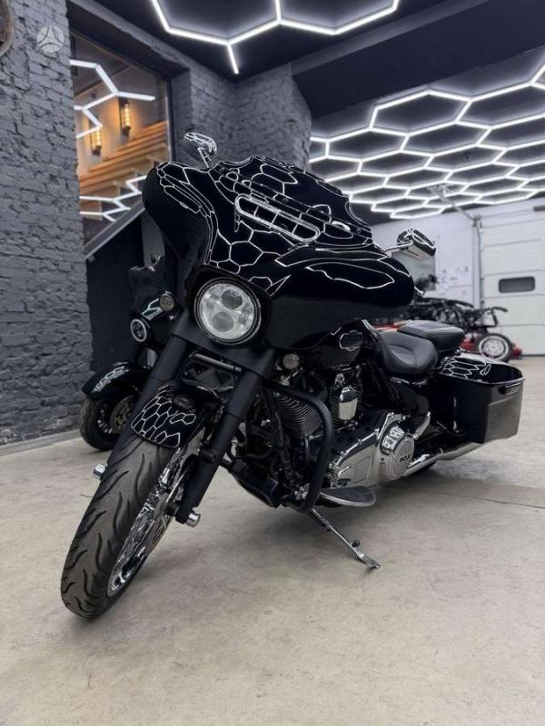 Harley-Davidson Street Glide FLHX 2014 Šauļi, ar dzinēja tilpumu 1.69 L un nobraukumu 27 tūkst. km par 11800 €, foto 1 vietnē AUTOMOTO.COM.LV