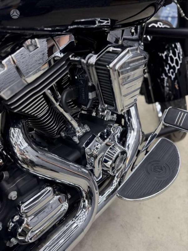 Harley-Davidson Street Glide FLHX 2014 Šauļi, ar dzinēja tilpumu 1.69 L un nobraukumu 27 tūkst. km par 11800 €, foto 4 vietnē AUTOMOTO.COM.LV