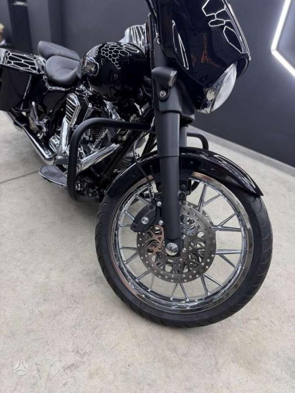 Harley-Davidson Street Glide FLHX 2014 Šauļi, ar dzinēja tilpumu 1.69 L un nobraukumu 27 tūkst. km par 11800 €, foto 9 vietnē AUTOMOTO.COM.LV