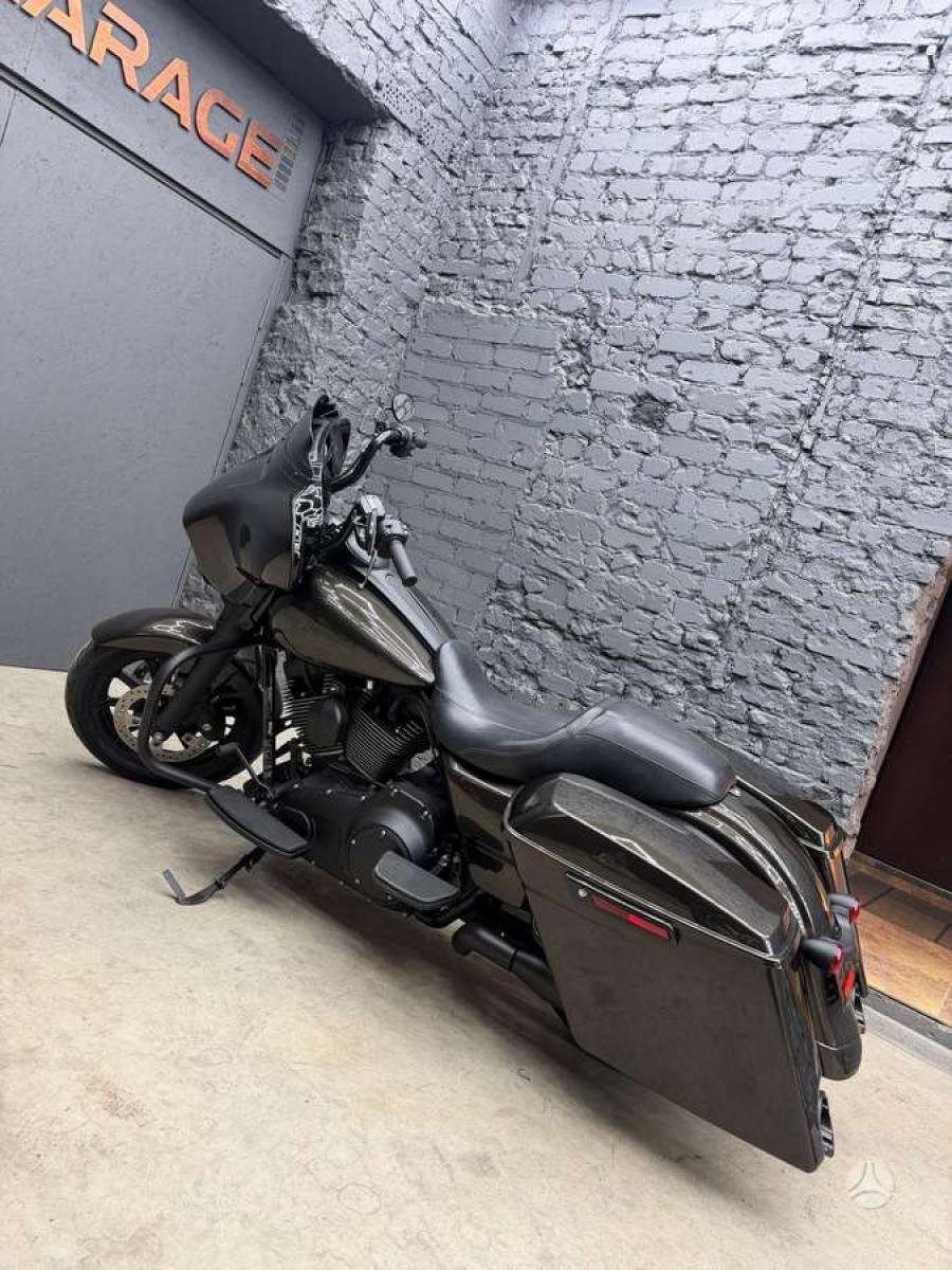 Harley-Davidson Street Glide FLHX 2014 Šauļi, ar dzinēja tilpumu 1.69 L un nobraukumu 21 tūkst. km par 11850 €, foto 4 vietnē AUTOMOTO.COM.LV