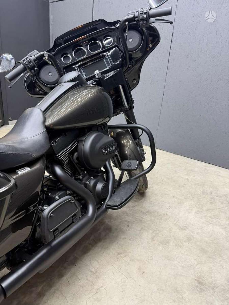 Harley-Davidson Street Glide FLHX 2014 Šauļi, ar dzinēja tilpumu 1.69 L un nobraukumu 21 tūkst. km par 11850 €, foto 8 vietnē AUTOMOTO.COM.LV