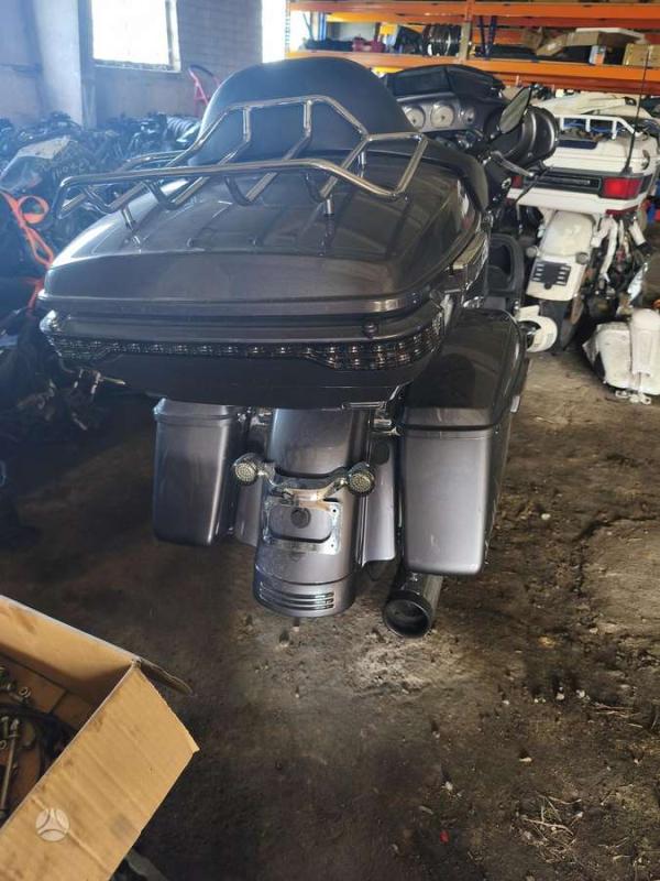Harley-Davidson Street Glide FLHX 2014 in Panevezys, with an engine capacity of 1.70 L and mileage of 64 thousand km for 6300 €, photo 3 on AUTOMOTO.COM.LV