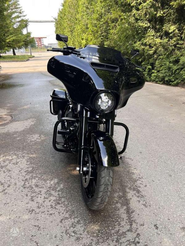 Харли-Девидсон Street Glide FLHX 2015 в Радвилишкис, объемом двигателя 1.70 л и пробегом 29 тыс. км за 9700 €, фото 6 на AUTOMOTO.COM.LV