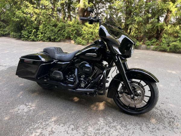 Харли-Девидсон Street Glide FLHX 2015 в Радвилишкис, объемом двигателя 1.70 л и пробегом 29 тыс. км за 9700 €, фото 8 на AUTOMOTO.COM.LV