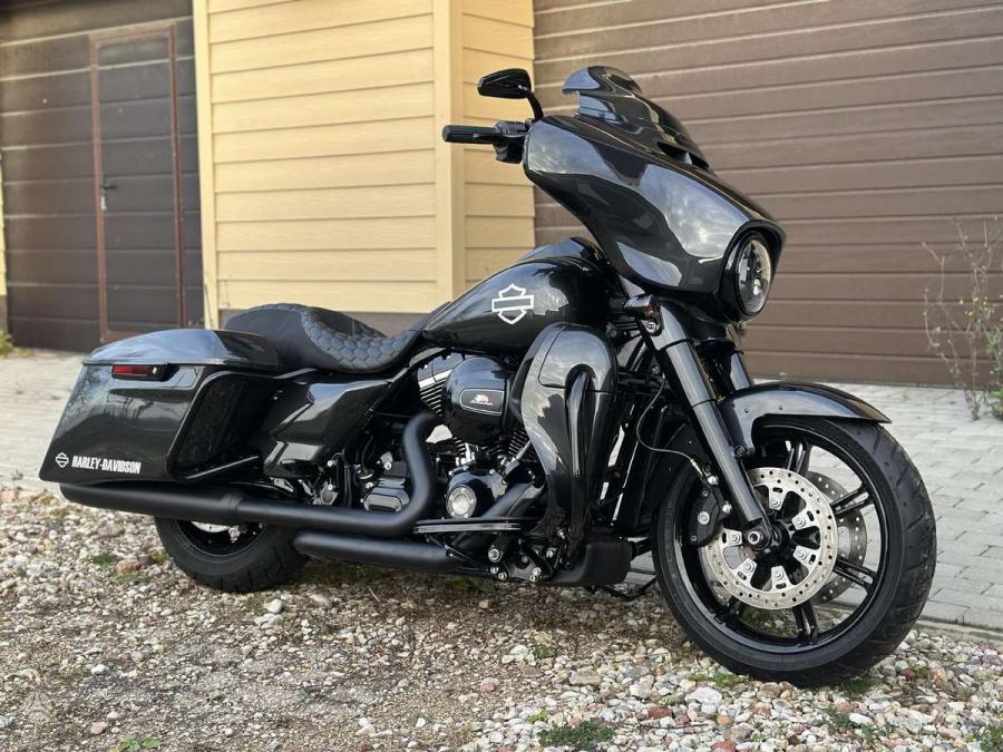 Harley-Davidson Street Glide FLHX 2016 Klaipėda, ar dzinēja tilpumu 1.69 L un nobraukumu 7 tūkst. km par 13600 €, foto 1 vietnē AUTOMOTO.COM.LV