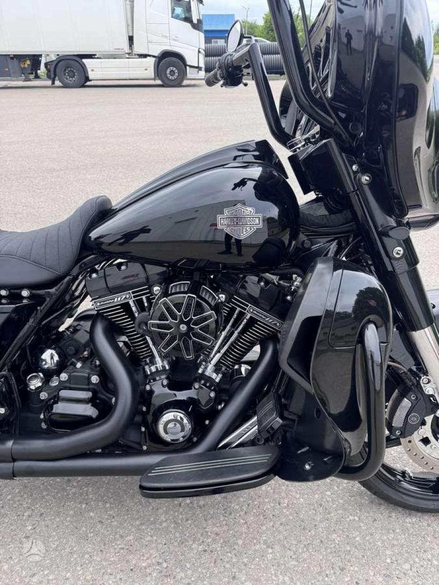 Харли-Девидсон Street Glide FLHX 2016 в Каунас, объемом двигателя 1.92 л и пробегом 29 тыс. км за 13500 €, фото 12 на AUTOMOTO.COM.LV