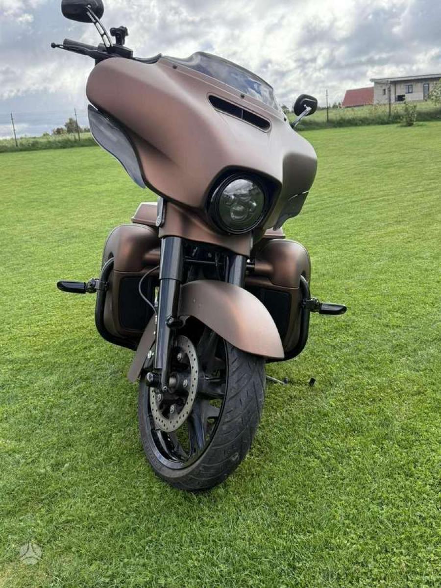 Харли-Девидсон Street Glide FLHX 2016 в Тракай, объемом двигателя 1.69 л и пробегом 47 тыс. км за 12200 €, фото 1 на AUTOMOTO.COM.LV