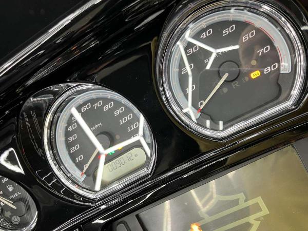Harley-Davidson Street Glide FLHX 2017 in Siauliai, with an engine capacity of 1.75 L and mileage of 10 thousand km for 13750 €, photo 11 on AUTOMOTO.COM.LV