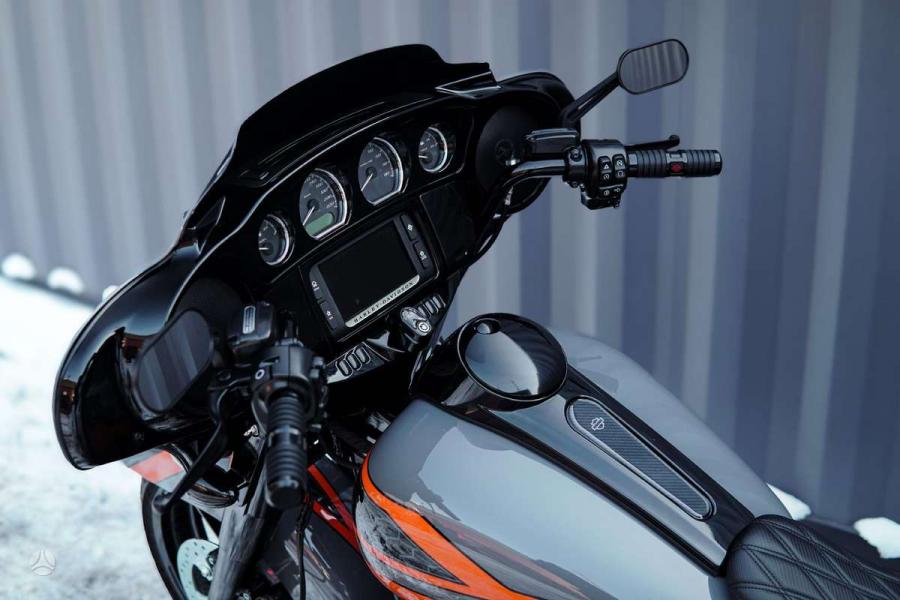 Harley-Davidson Street Glide FLHX 2017 Kauņa, ar dzinēja tilpumu 1.75 L un nobraukumu 5 tūkst. km par 17222 €, foto 12 vietnē AUTOMOTO.COM.LV