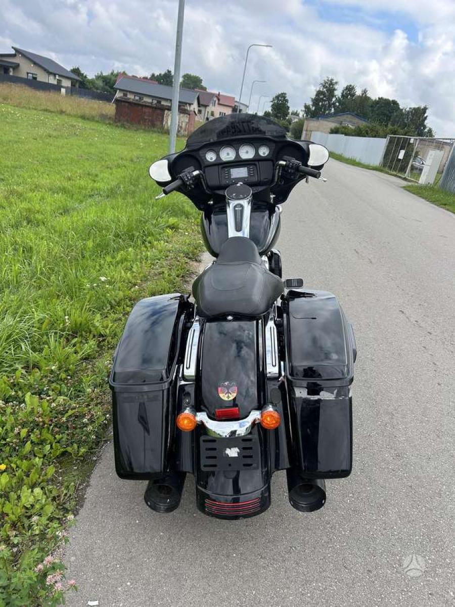 Harley-Davidson Street Glide FLHX 2017 in Siauliai, with an engine capacity of 1.75 L and mileage of 16 thousand km for 7999 €, photo 5 on AUTOMOTO.COM.LV