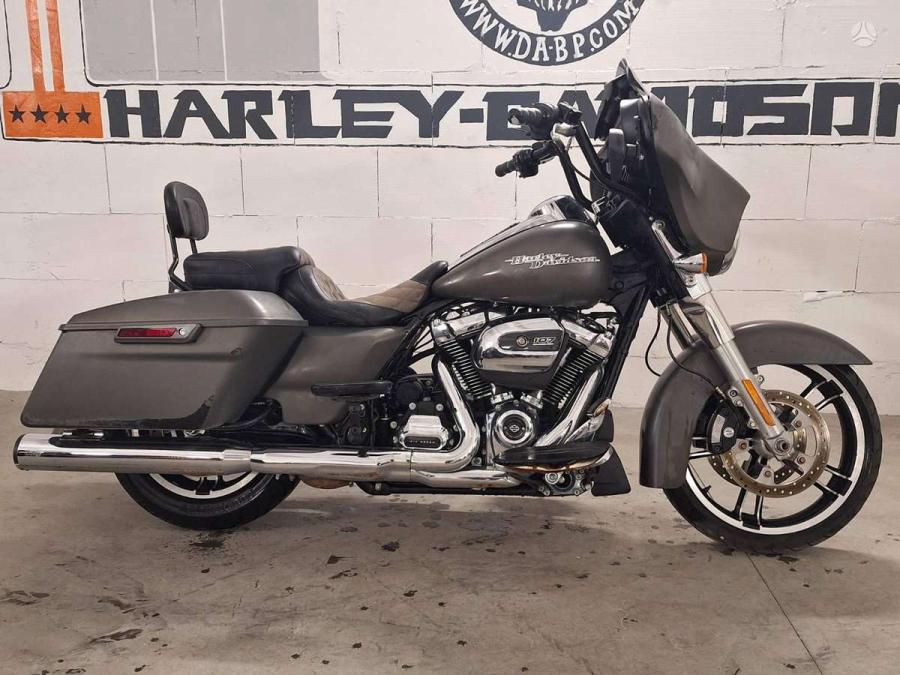 Harley-Davidson Street Glide FLHX 2018 Radviliškis, ar dzinēja tilpumu 1.75 L un nobraukumu 29 tūkst. km par 9600 €, foto 1 vietnē AUTOMOTO.COM.LV