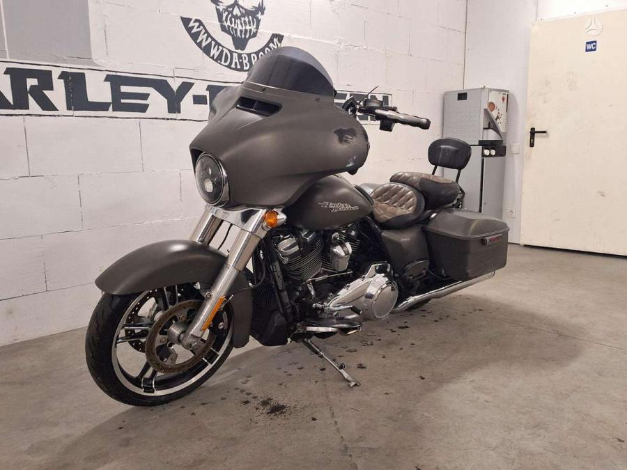 Harley-Davidson Street Glide FLHX 2018 Radviliškis, ar dzinēja tilpumu 1.75 L un nobraukumu 29 tūkst. km par 9600 €, foto 6 vietnē AUTOMOTO.COM.LV