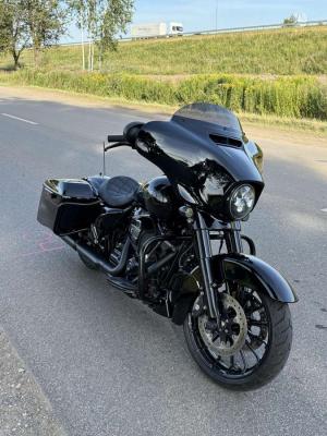 Harley-Davidson Street Glide FLHX 2018 in Kaunas, with an engine capacity of 1.75 L and mileage of 18 thousand km for 13500 €, photo  on AUTOMOTO.COM.LV