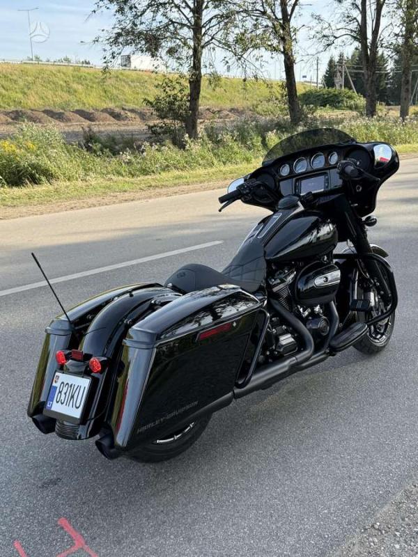 Харли-Девидсон Street Glide FLHX 2018 в Каунас, объемом двигателя 1.75 л и пробегом 18 тыс. км за 13500 €, фото 4 на AUTOMOTO.COM.LV
