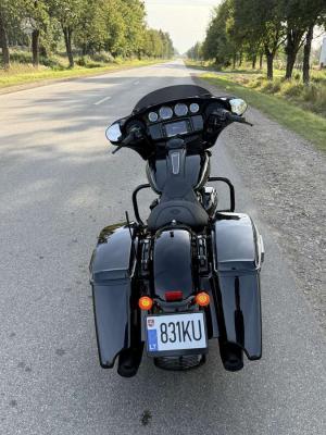 Harley-Davidson Street Glide FLHX 2018 in Kaunas, with an engine capacity of 1.75 L and mileage of 18 thousand km for 13500 €, photo 6 on AUTOMOTO.COM.LV