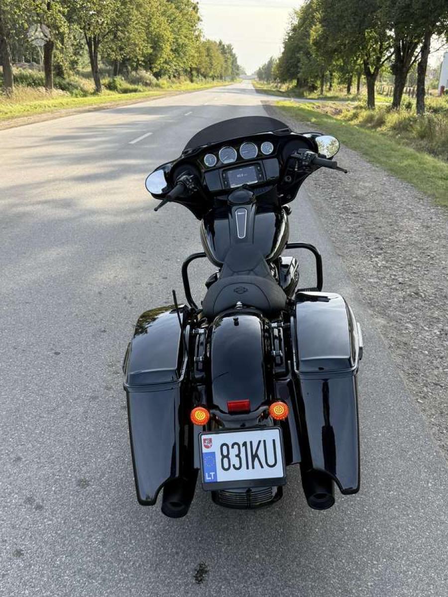 Harley-Davidson Street Glide FLHX 2018 in Kaunas, with an engine capacity of 1.75 L and mileage of 18 thousand km for 13500 €, photo 6 on AUTOMOTO.COM.LV