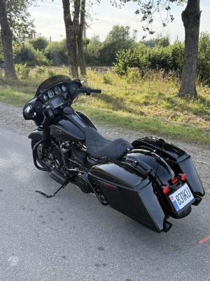 Harley-Davidson Street Glide FLHX 2018 in Kaunas, with an engine capacity of 1.75 L and mileage of 18 thousand km for 13500 €, photo 7 on AUTOMOTO.COM.LV