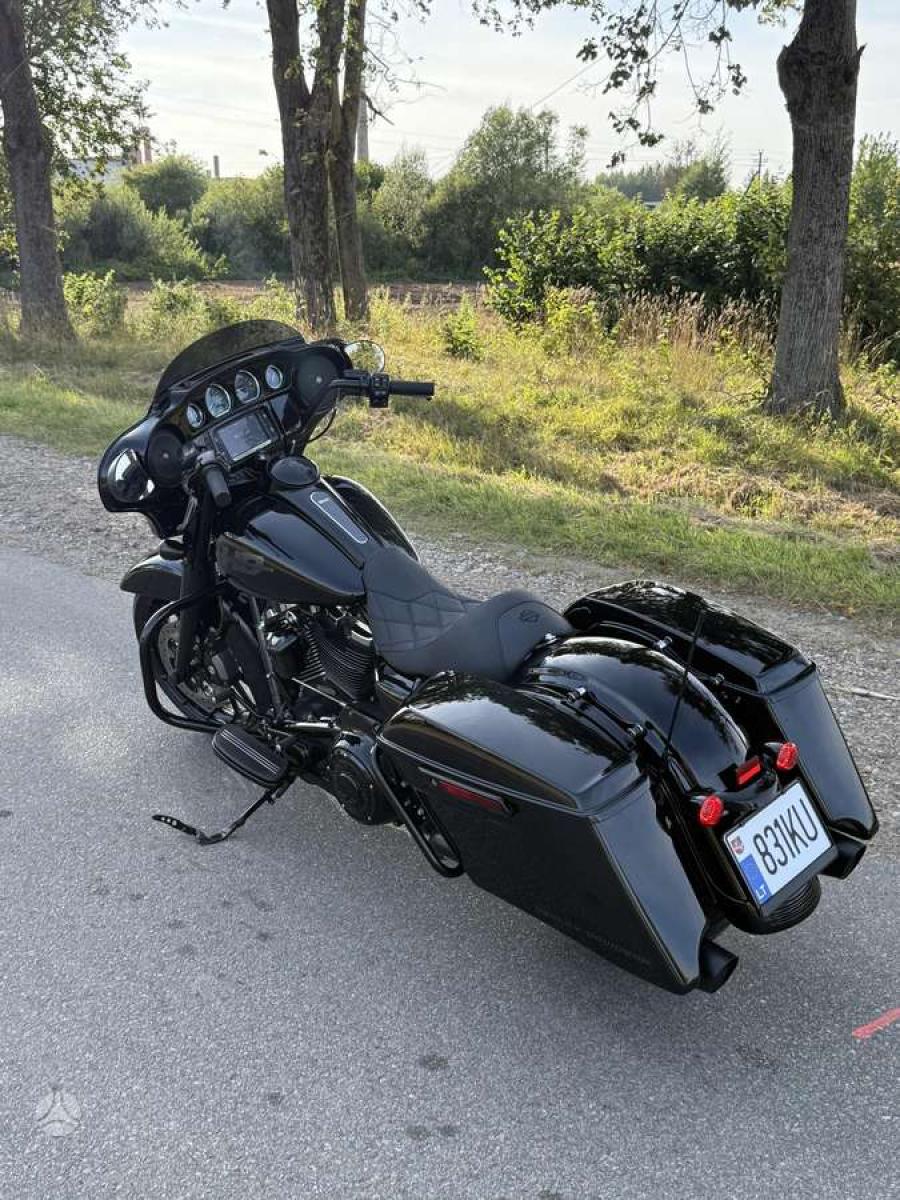 Harley-Davidson Street Glide FLHX 2018 in Kaunas, with an engine capacity of 1.75 L and mileage of 18 thousand km for 13500 €, photo 7 on AUTOMOTO.COM.LV