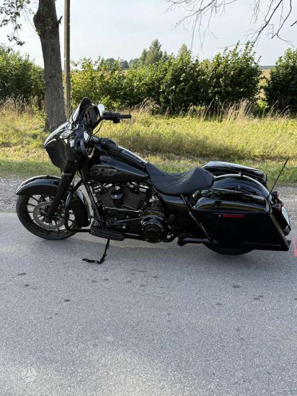 Харли-Девидсон Street Glide FLHX 2018 в Каунас, объемом двигателя 1.75 л и пробегом 18 тыс. км за 13500 €, фото 7 на AUTOMOTO.COM.LV