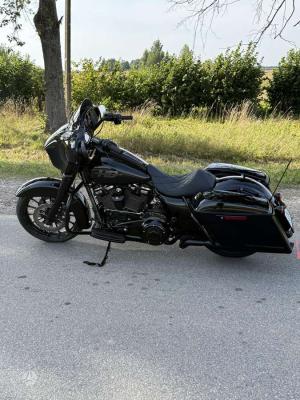 Harley-Davidson Street Glide FLHX 2018 in Kaunas, with an engine capacity of 1.75 L and mileage of 18 thousand km for 13500 €, photo 8 on AUTOMOTO.COM.LV