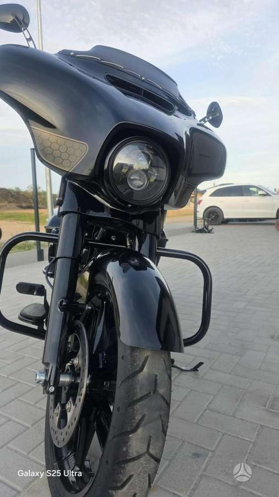 Harley-Davidson Street Glide FLHX 2018 Šauļi, ar dzinēja tilpumu 1.80 L un nobraukumu 12 tūkst. km par 13999 €, foto 13 vietnē AUTOMOTO.COM.LV