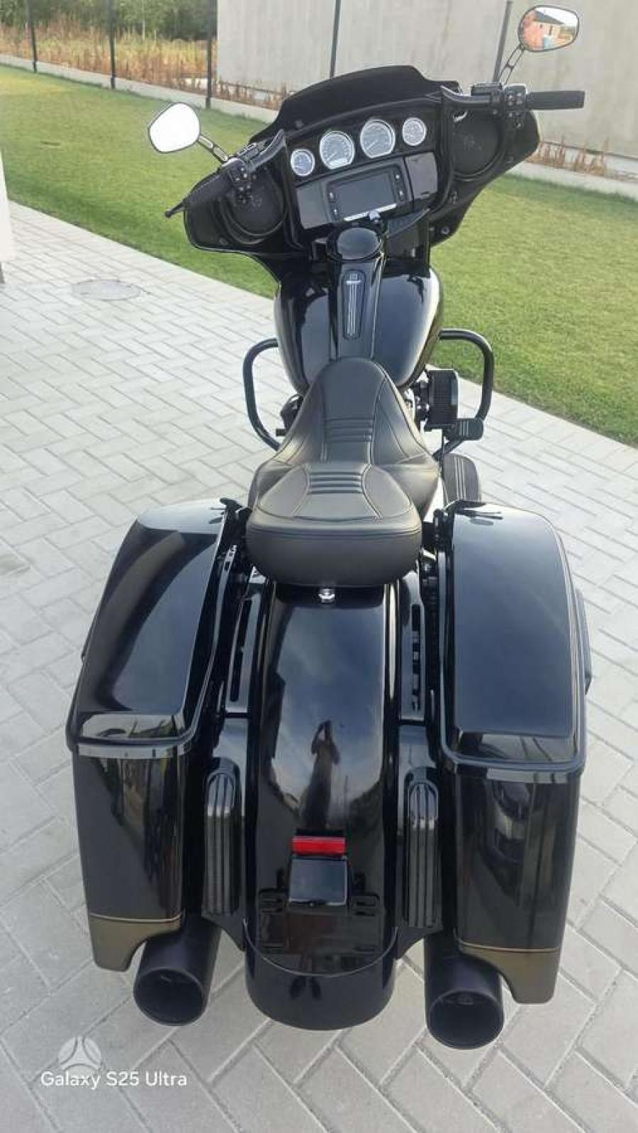 Harley-Davidson Street Glide FLHX 2018 Šauļi, ar dzinēja tilpumu 1.80 L un nobraukumu 12 tūkst. km par 13999 €, foto 15 vietnē AUTOMOTO.COM.LV