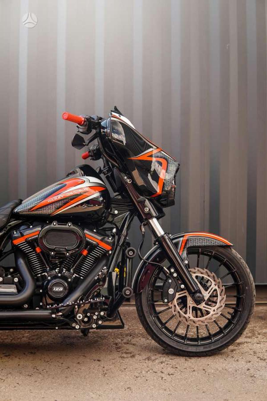 Харли-Девидсон Street Glide FLHX 2018 в Каунас, объемом двигателя 2.10 л и пробегом 16 тыс. км за 24999 €, фото 1 на AUTOMOTO.COM.LV