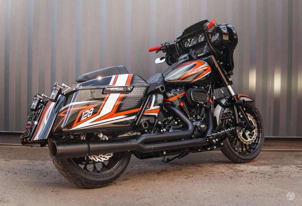 Harley-Davidson Street Glide FLHX 2018 Kauņa, ar dzinēja tilpumu 2.10 L un nobraukumu 16 tūkst. km par 24999 €, foto 5 vietnē AUTOMOTO.COM.LV