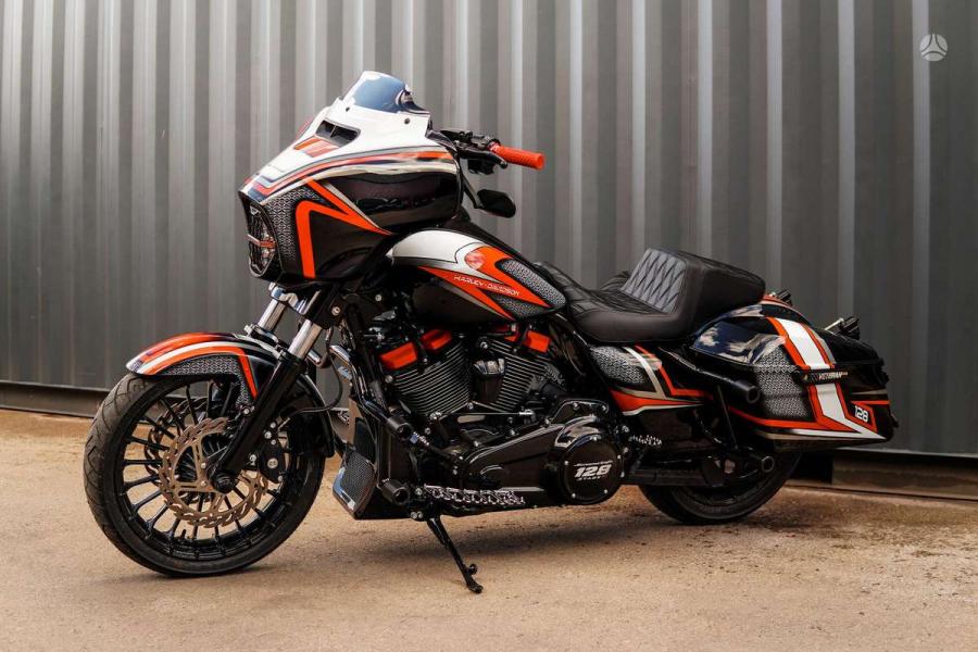 Харли-Девидсон Street Glide FLHX 2018 в Каунас, объемом двигателя 2.10 л и пробегом 16 тыс. км за 24999 €, фото 9 на AUTOMOTO.COM.LV