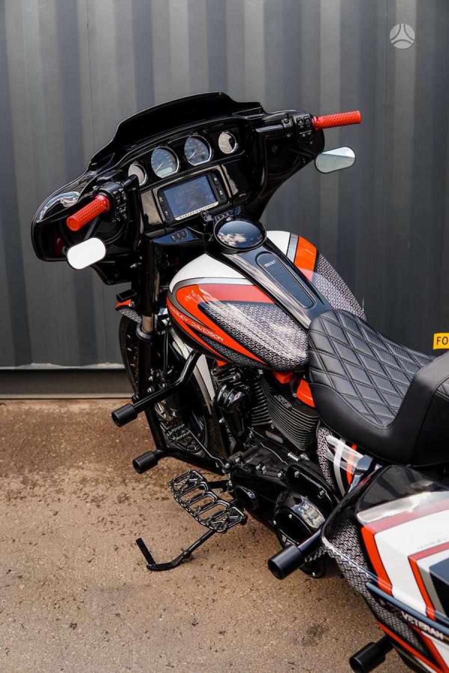 Харли-Девидсон Street Glide FLHX 2018 в Каунас, объемом двигателя 2.10 л и пробегом 16 тыс. км за 24999 €, фото 12 на AUTOMOTO.COM.LV