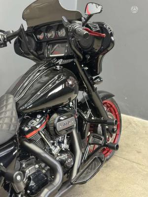 Harley-Davidson Street Glide FLHX 2018 in Kaunas, with an engine capacity of 1.93 L and mileage of 6 thousand km for 15500 €, photo 5 on AUTOMOTO.COM.LV