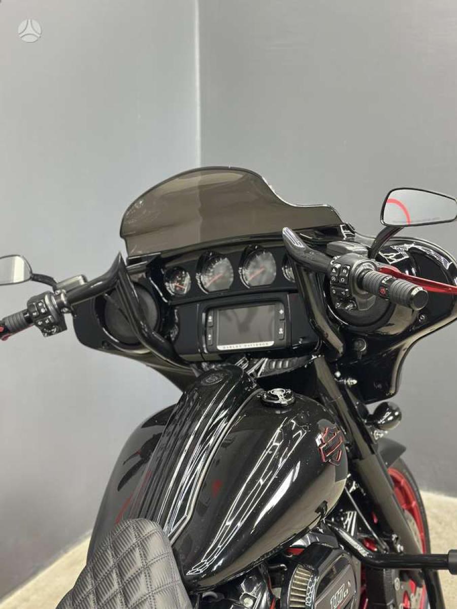 Harley-Davidson Street Glide FLHX 2018 in Kaunas, with an engine capacity of 1.93 L and mileage of 6 thousand km for 15500 €, photo 6 on AUTOMOTO.COM.LV