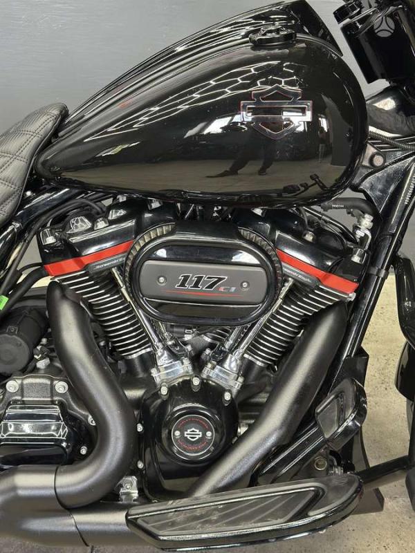 Харли-Девидсон Street Glide FLHX 2018 в Каунас на AUTOMOTO.COM.LV Харли-Девидсон Street Glide FLHX 2018 в Каунас, объемом двигателя 1.93 л и пробегом 6 тыс. км за 15500 €, фото 9 на AUTOMOTO.COM.LV