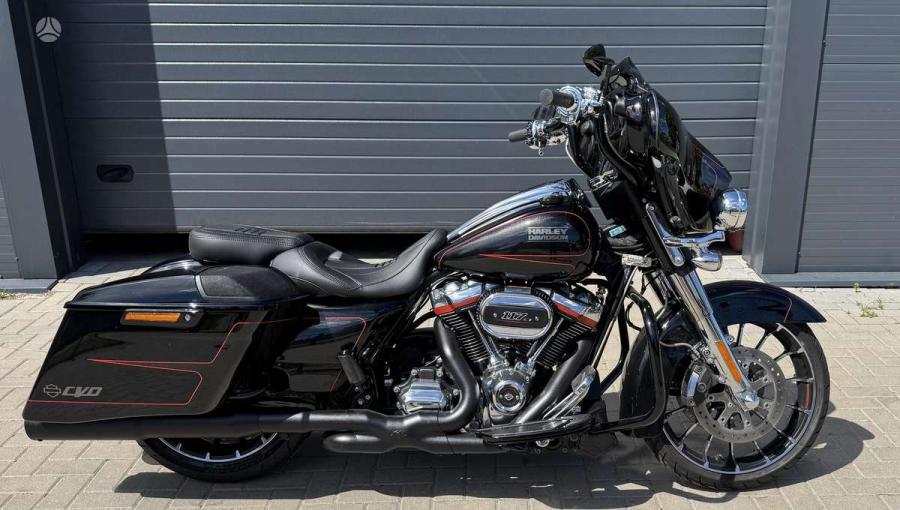 Harley-Davidson Street Glide FLHX 2018 in Klaipeda, with an engine capacity of 1.92 L and mileage of 38 thousand km for 15900 €, photo 1 on AUTOMOTO.COM.LV