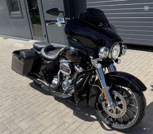 Harley-Davidson Street Glide FLHX 2018 in Klaipeda, with an engine capacity of 1.92 L and mileage of 38 thousand km for 15900 €, photo 3 on AUTOMOTO.COM.LV