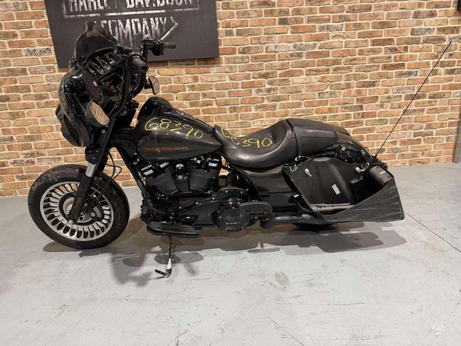 Харли-Девидсон Street Glide FLHX 2019 в Каунас, объемом двигателя 2.20 л и пробегом 3 тыс. км за 13000 €, фото 2 на AUTOMOTO.COM.LV
